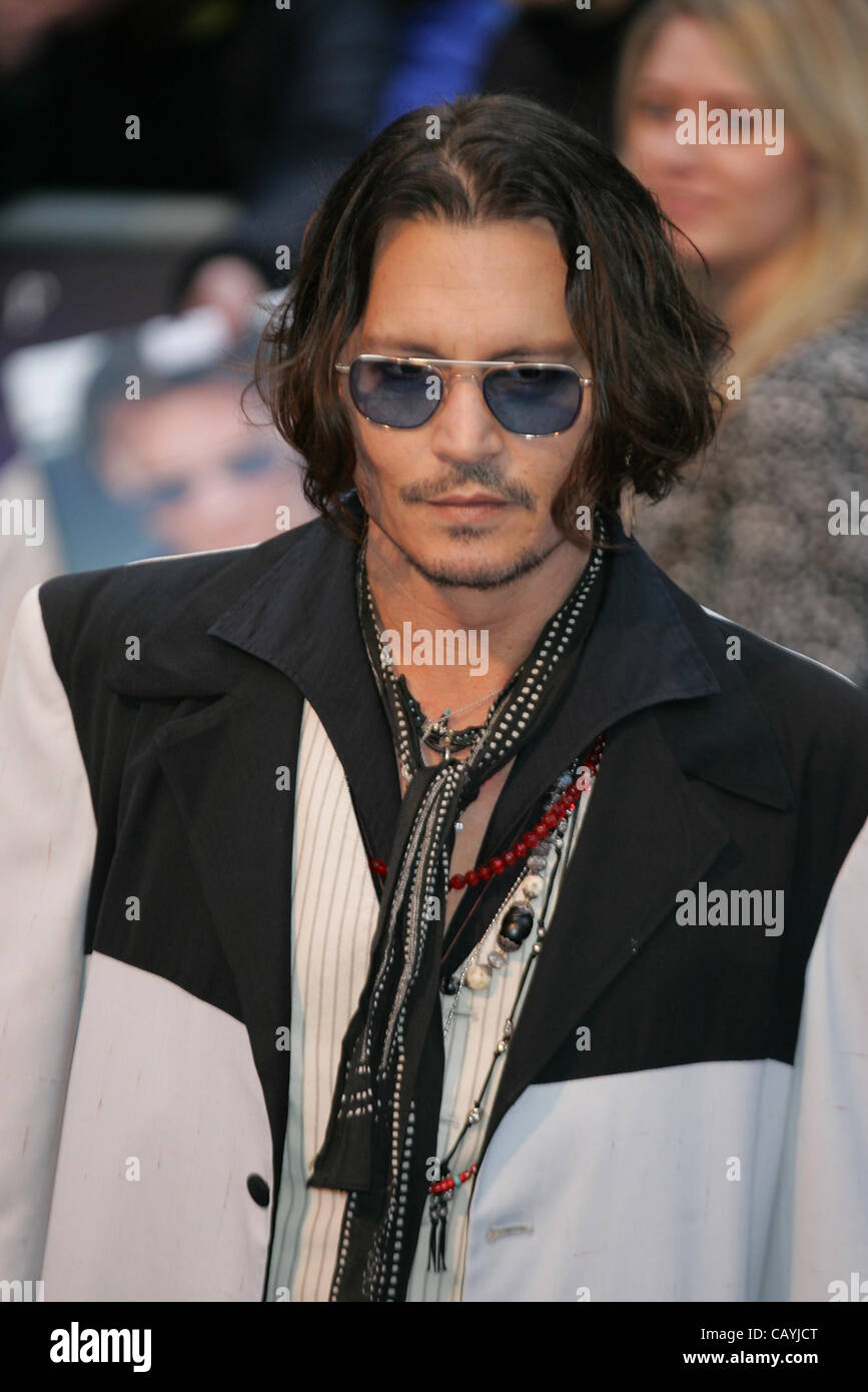 Dark shadows johnny depp london hi-res stock photography and images - Alamy