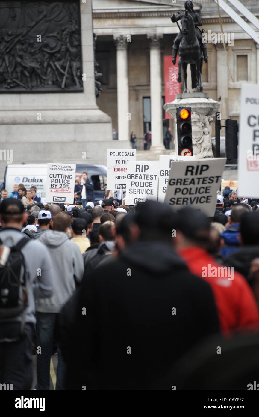 Protesters with signs against police hi-res stock photography and ...