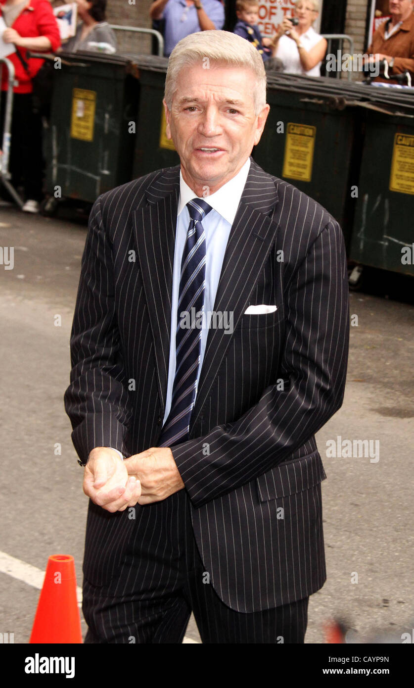 May 9, 2012 - New York, New York, U.S. - Comedian TOM DREESEN arrives ...