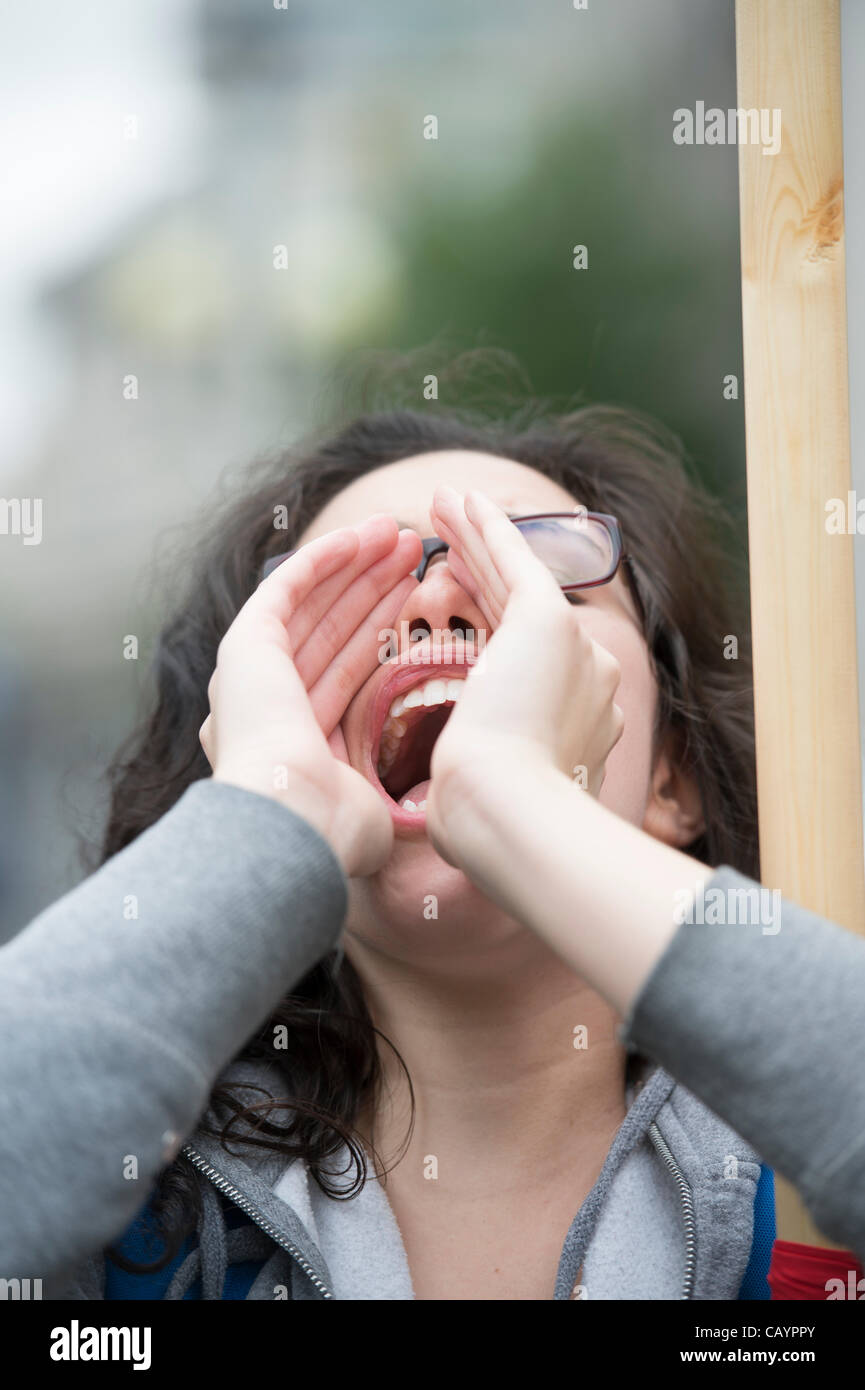 Hands cupped to shout hi-res stock photography and images - Alamy