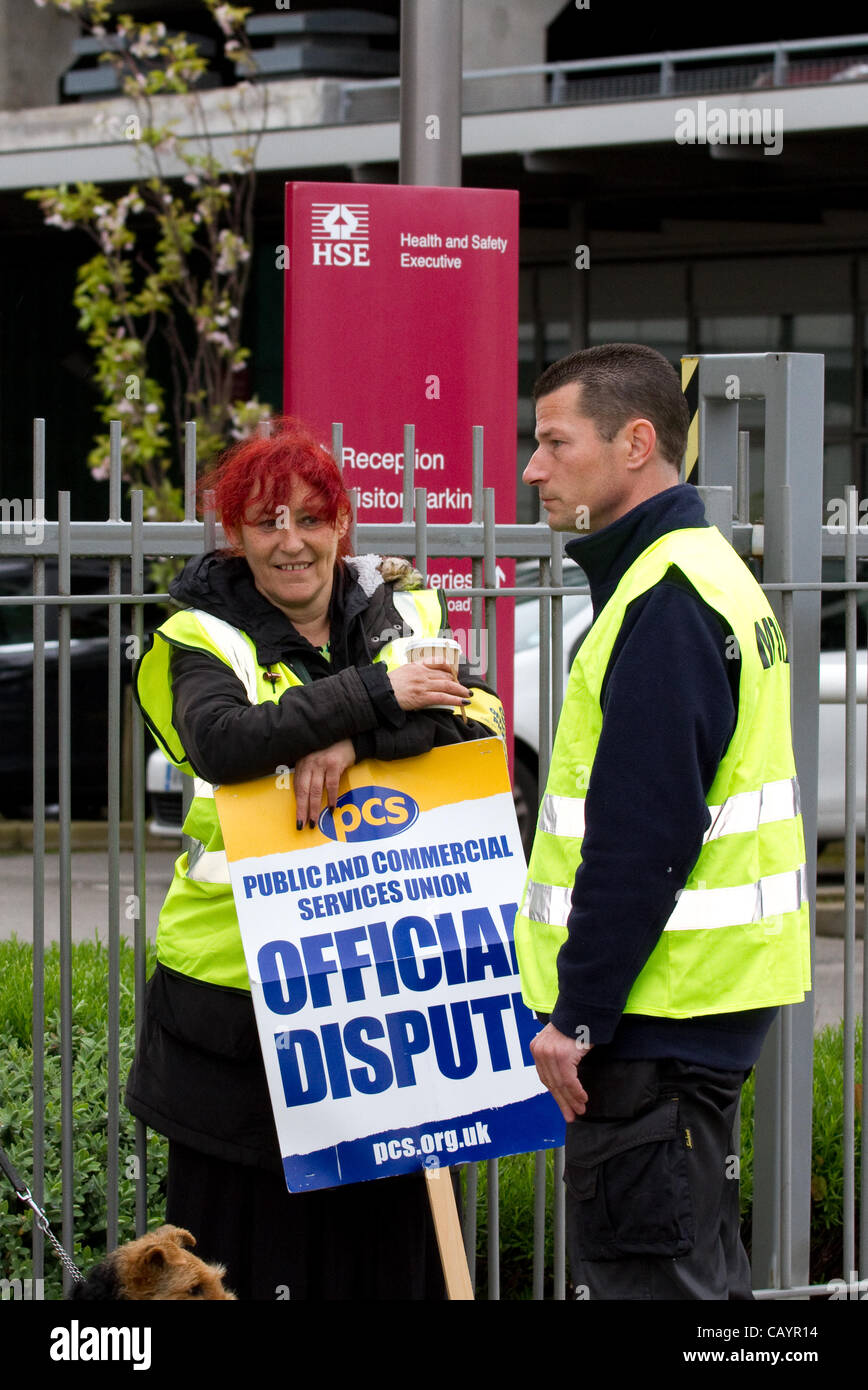 Health and Safety Executive Strikers in Official Dispute Picketing HSE ...