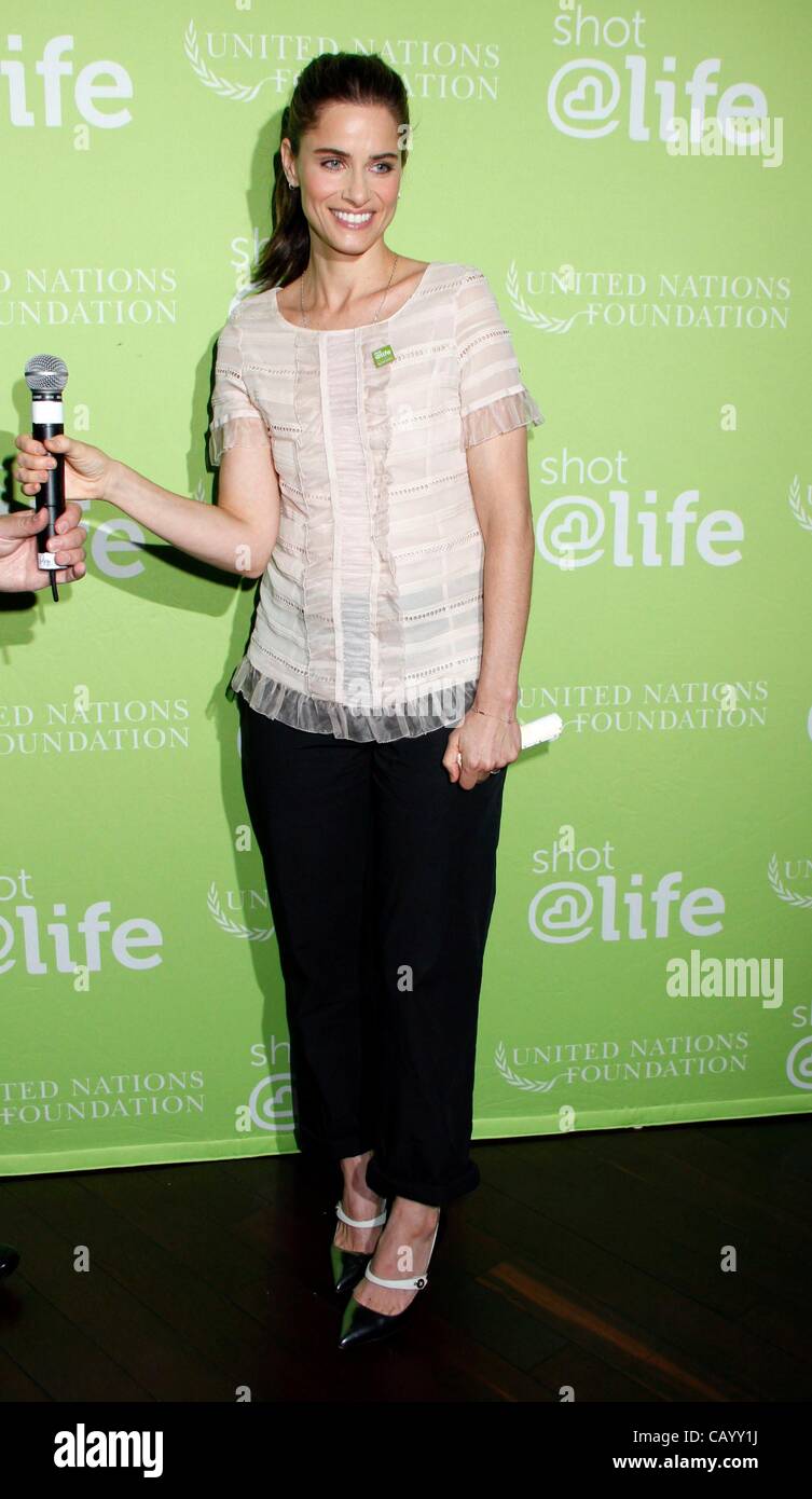 Amanda Peet in attendance for United Nations Foundation Launch Shot ...