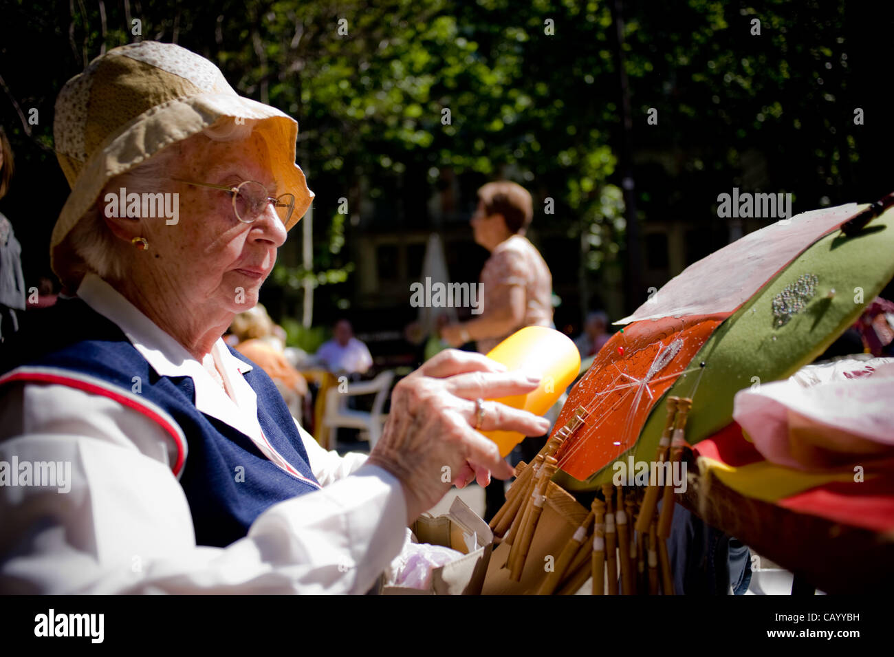 Lace makers hi-res stock photography and images - Alamy