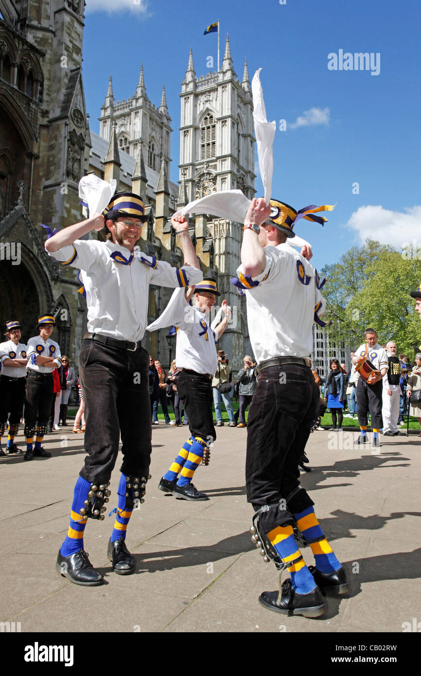 London, UK. Saturday 12th May 2012. Hammersmith Morris Men dancing ...