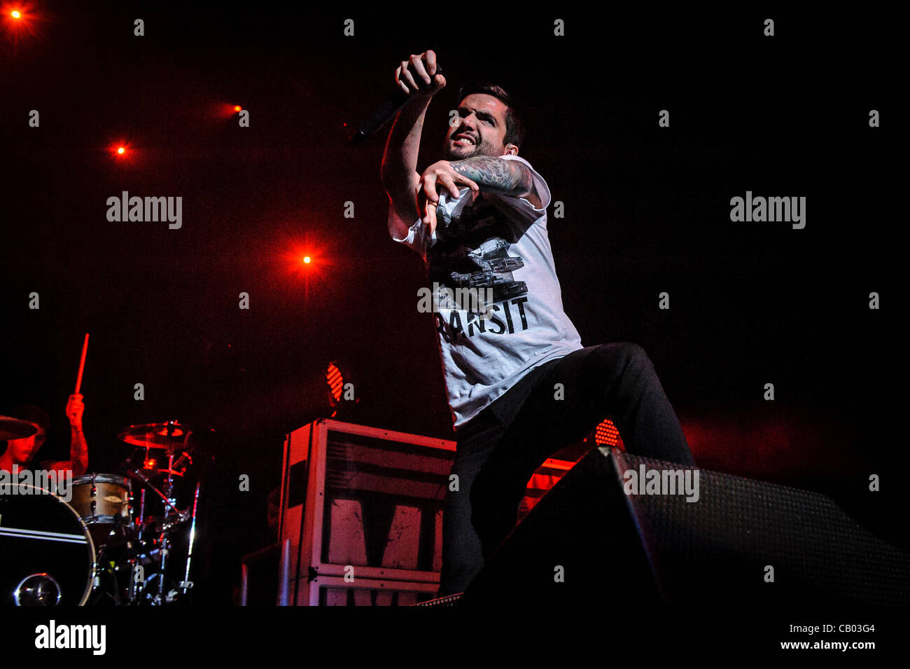 Male lead singer hi-res stock photography and images - Alamy