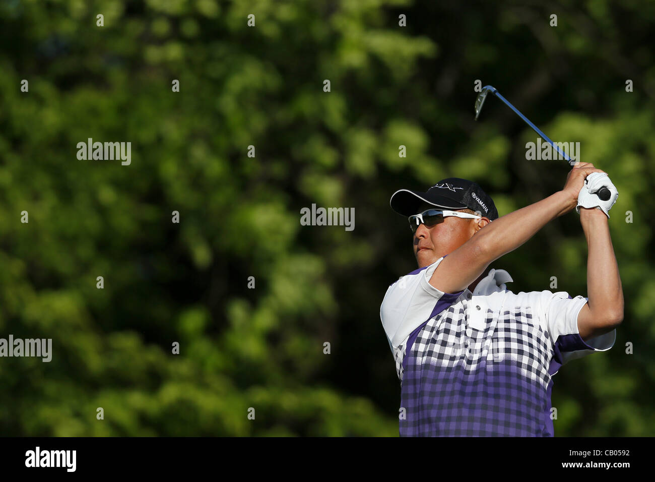 Toru Taniguchi, MAY 12, 2012 - Golf : Toru Taniguchi tees off on the ...