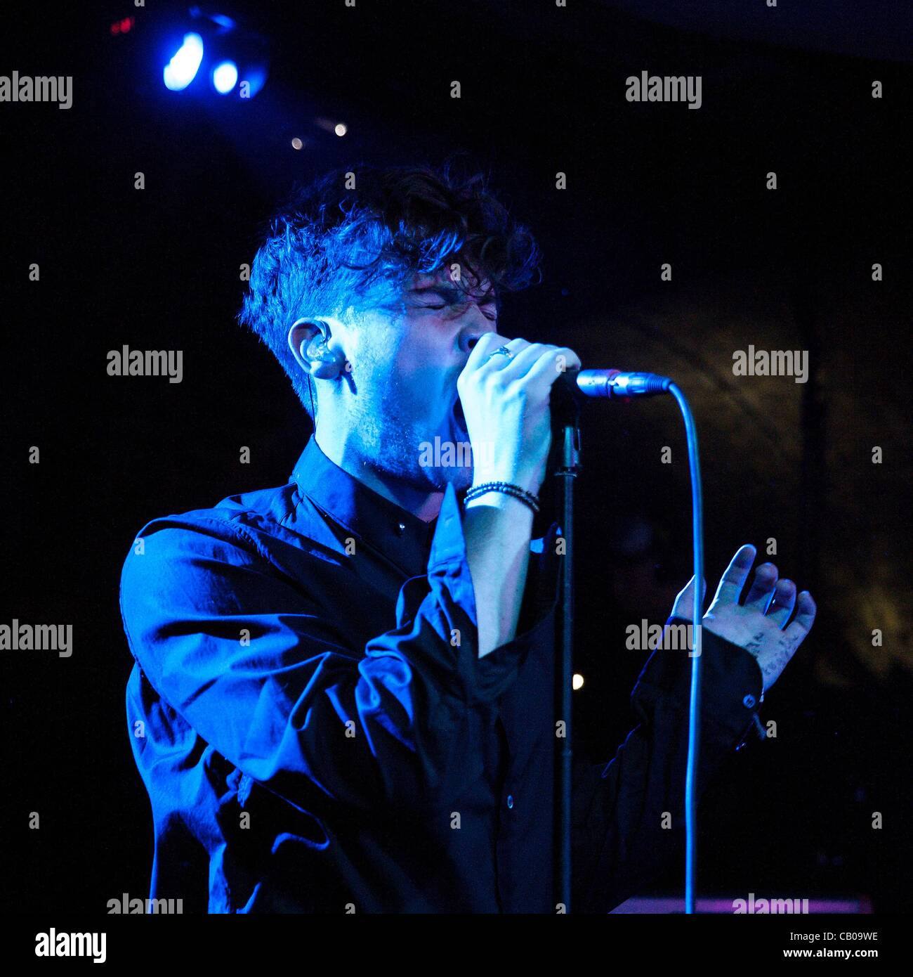 Series 7 X Factor finalist Aiden Grimshaw plays , Coalition on Brighton ...