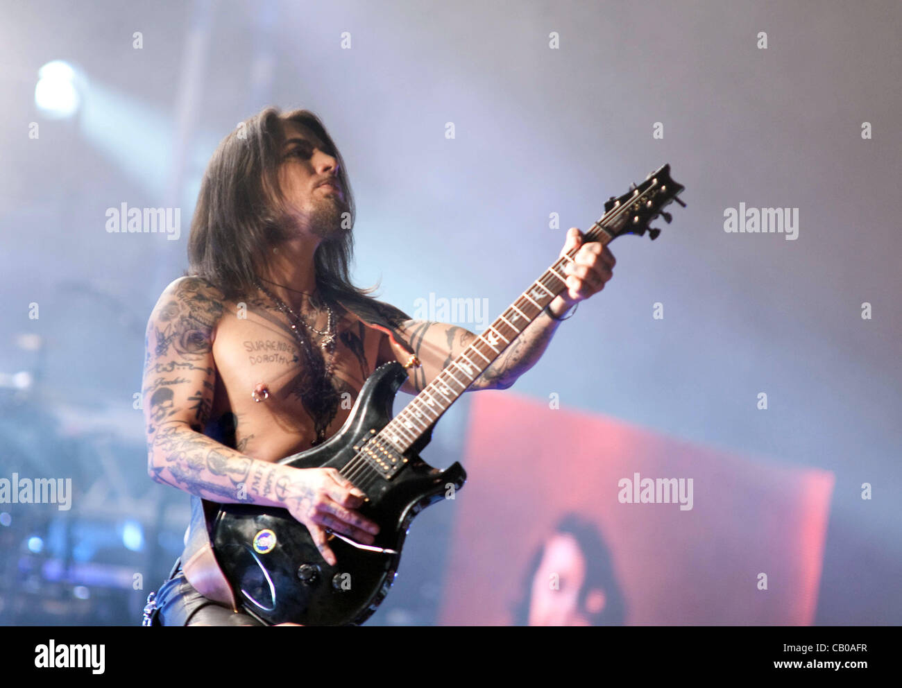 May 12, 2012 - Austin, Texas, U.S. - Guitarist DAVE NAVARRO of Jane's ...