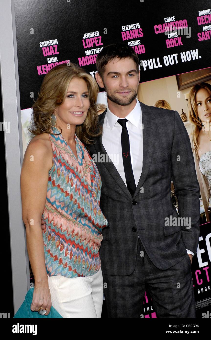 Dana Crawford, Chace Crawford at arrivals for WHAT TO EXPECT WHEN YOU ...
