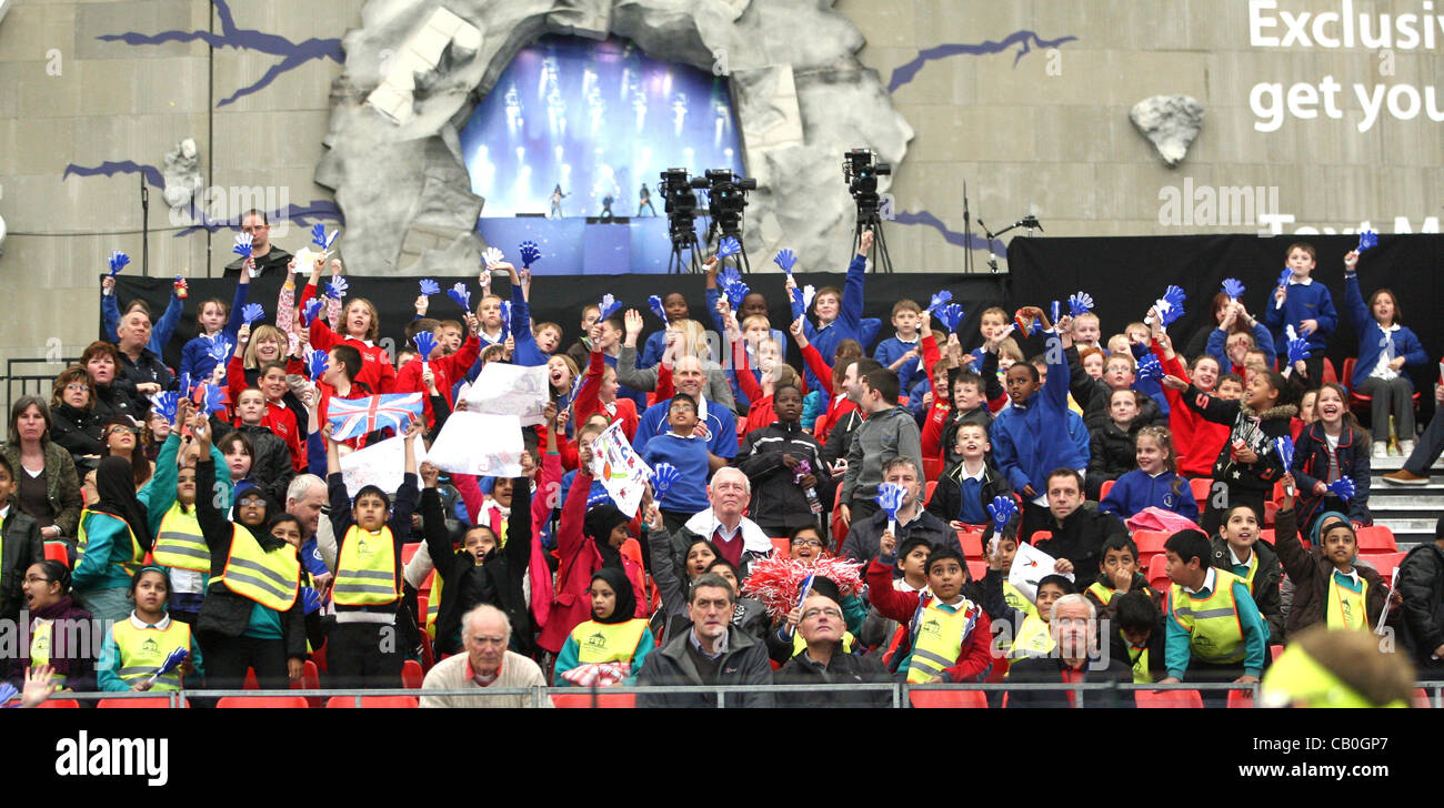 15.05.2012. The O2, London, England. The crowd cheer the players at the ...