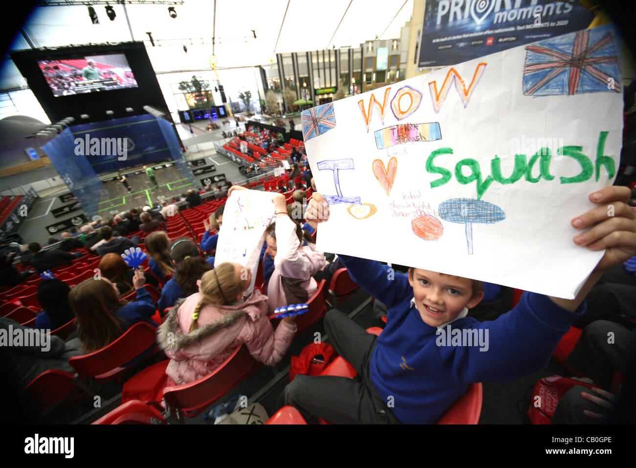 O2 arena sign hi-res stock photography and images - Alamy