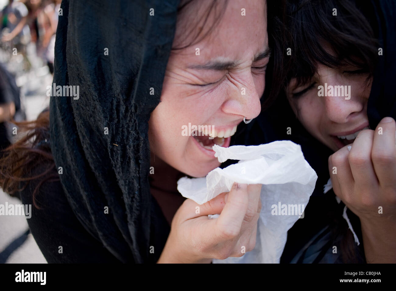Women crying mourning hi-res stock photography and images - Alamy