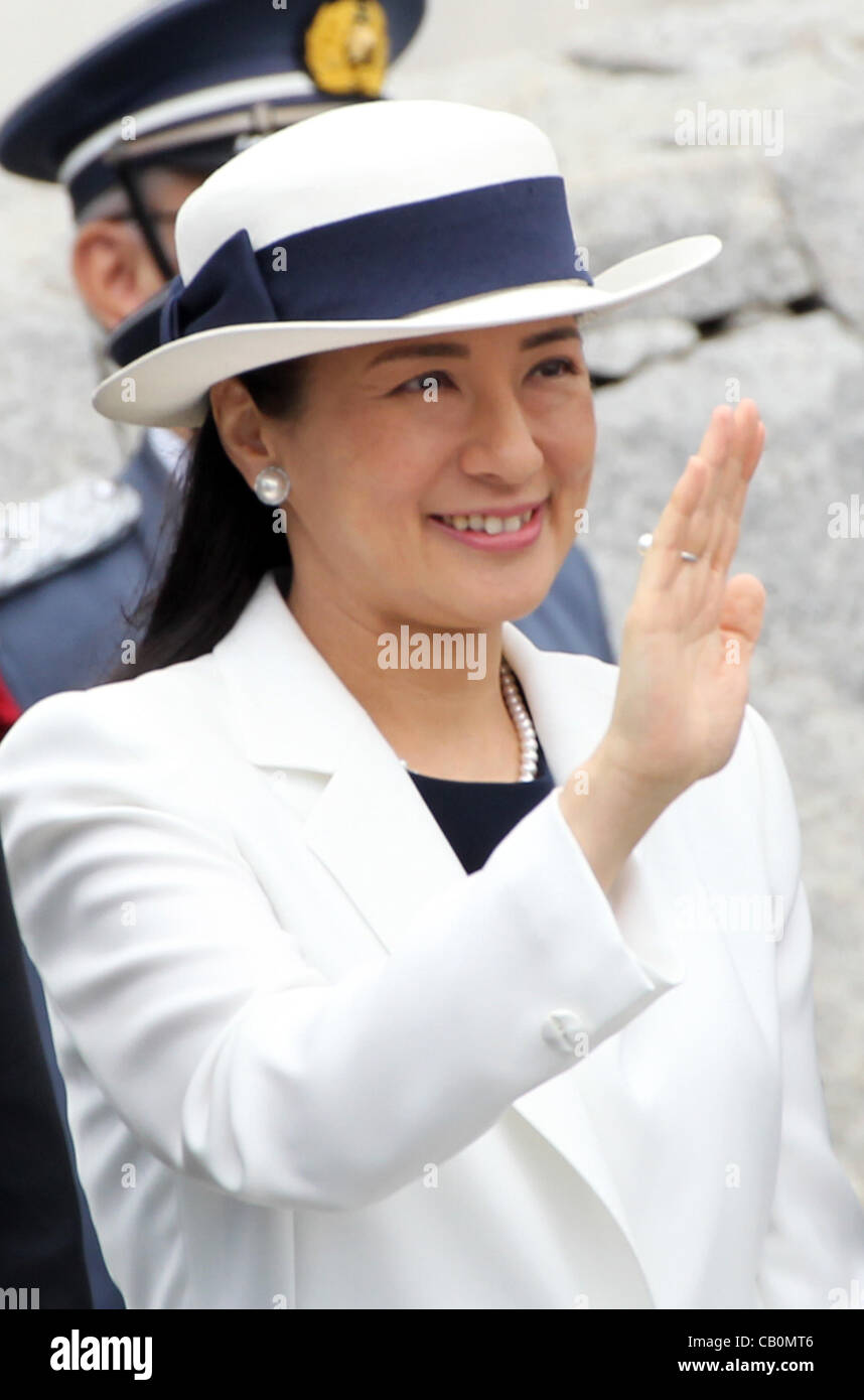 May 16, 2012 - Tokyo, Japan - Japan's Crown Princess Masako waves as ...