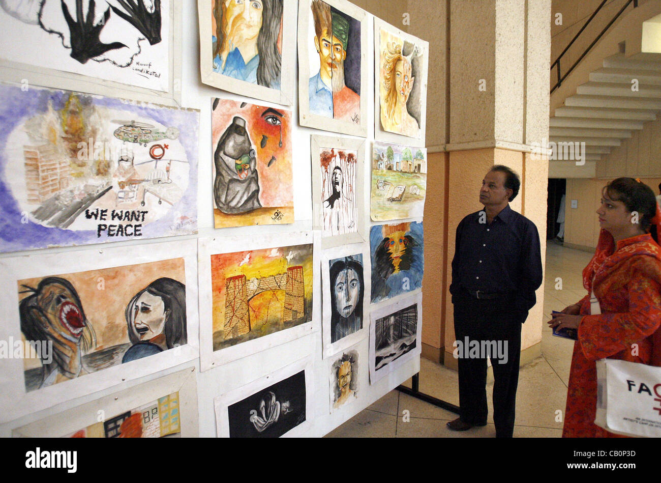 People take keen interest in an exhibition arranged by Hunkerkada ...