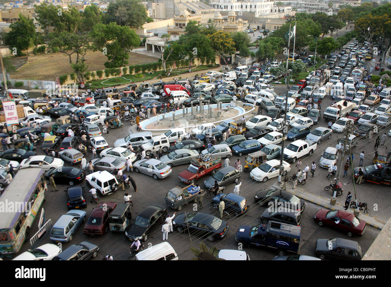 Fawara roundabout karachi a view hi-res stock photography and images ...