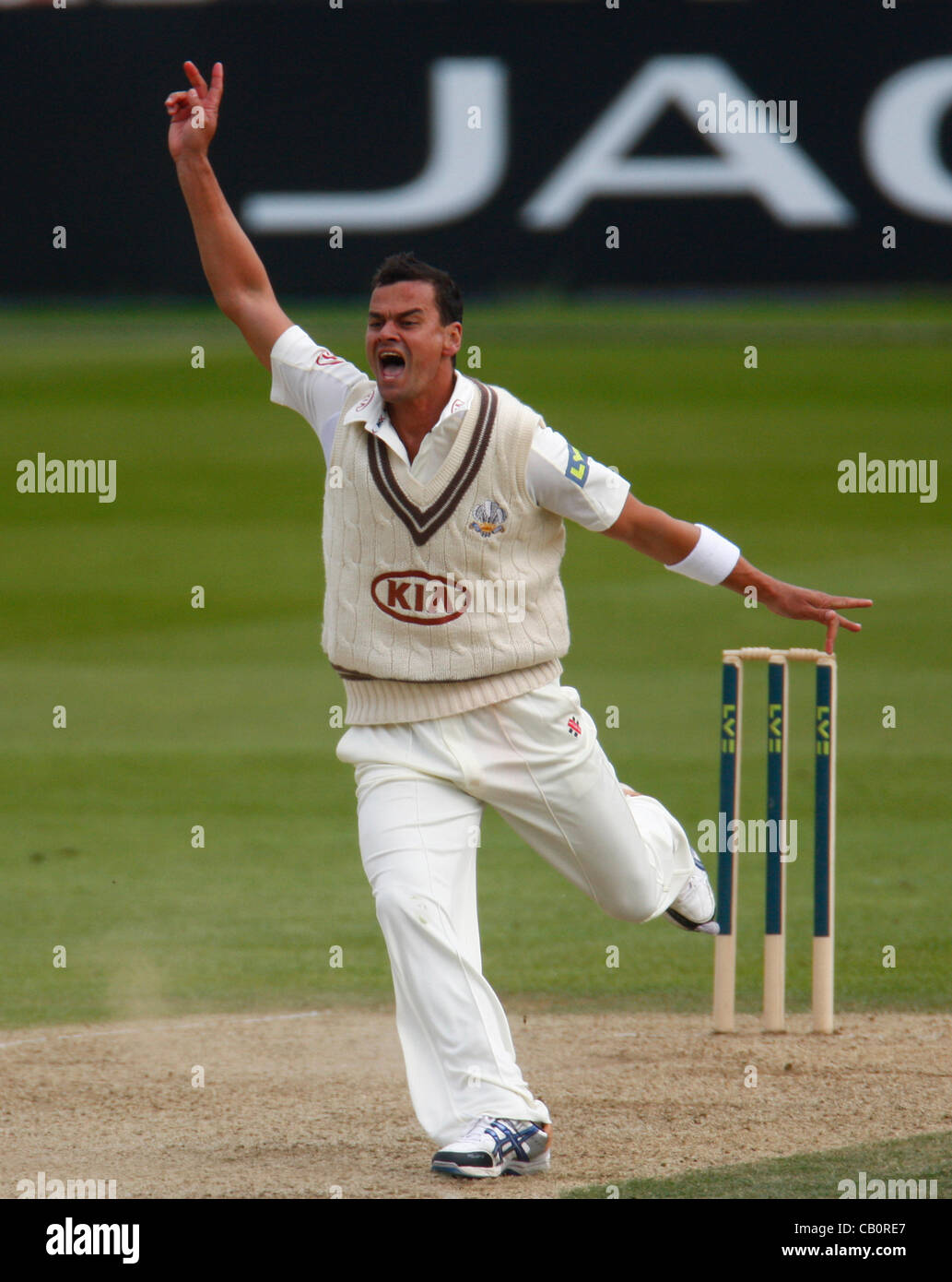 16.05.12 The Kia Oval,London, ENGLAND: Zander de Bruyn of Surrey County ...