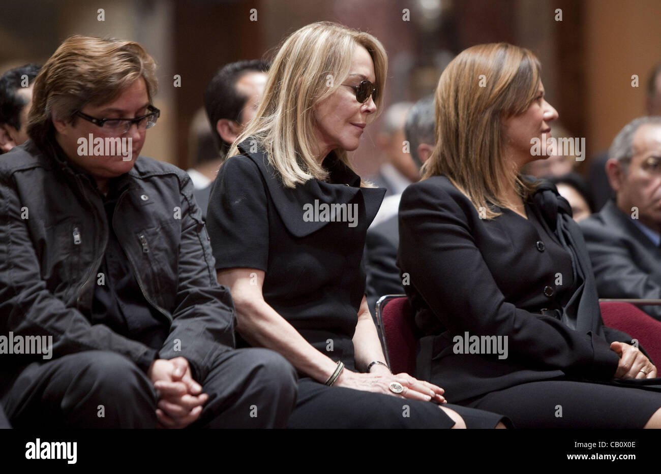 May 16, 2012 - Mexico, Distrito Federal, MEXICO - Silvia Lemus (C ...