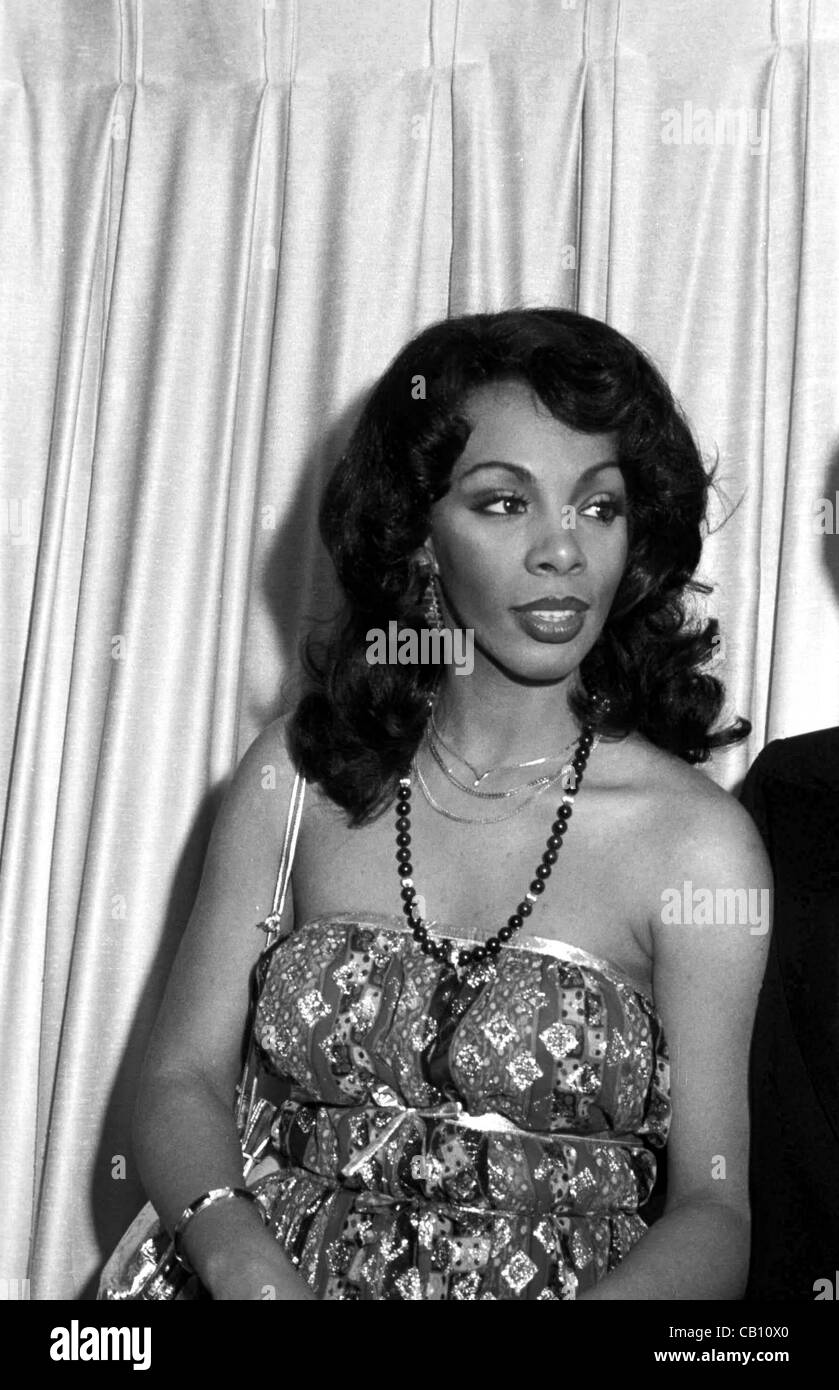 Donna summer 1977 hi-res stock photography and images - Alamy