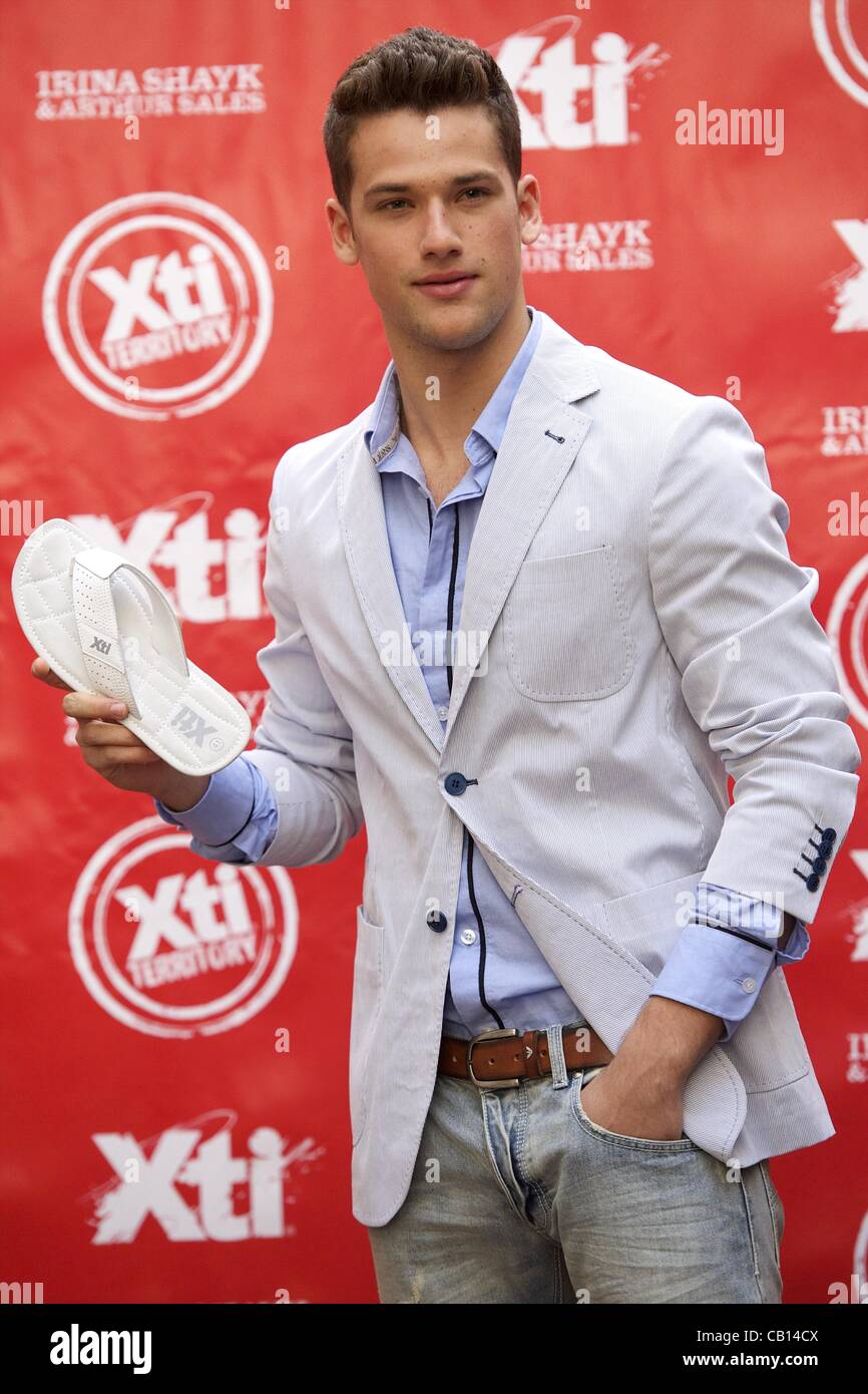 Arthur sales model hi-res stock photography and images - Alamy