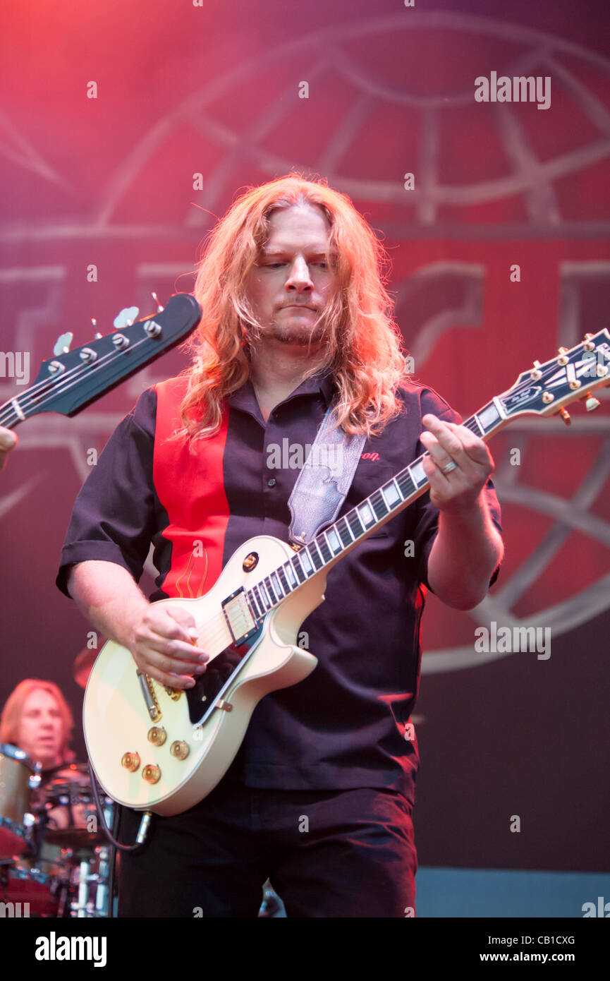 LINCOLN, CA - May 19: Frank Hannon with Tesla performs at Thunder ...