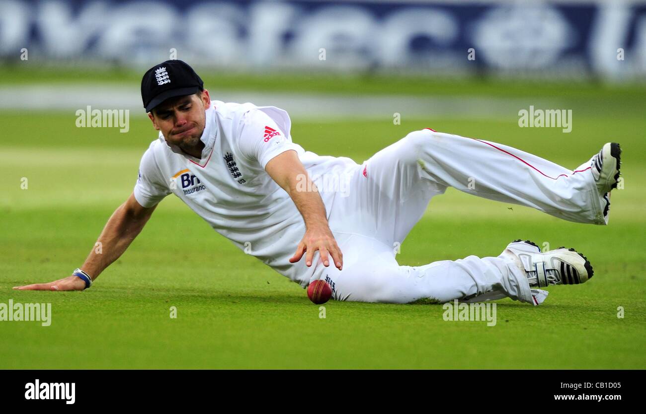19.05.2012 London, England. Jimmy Anderson in action during the First ...