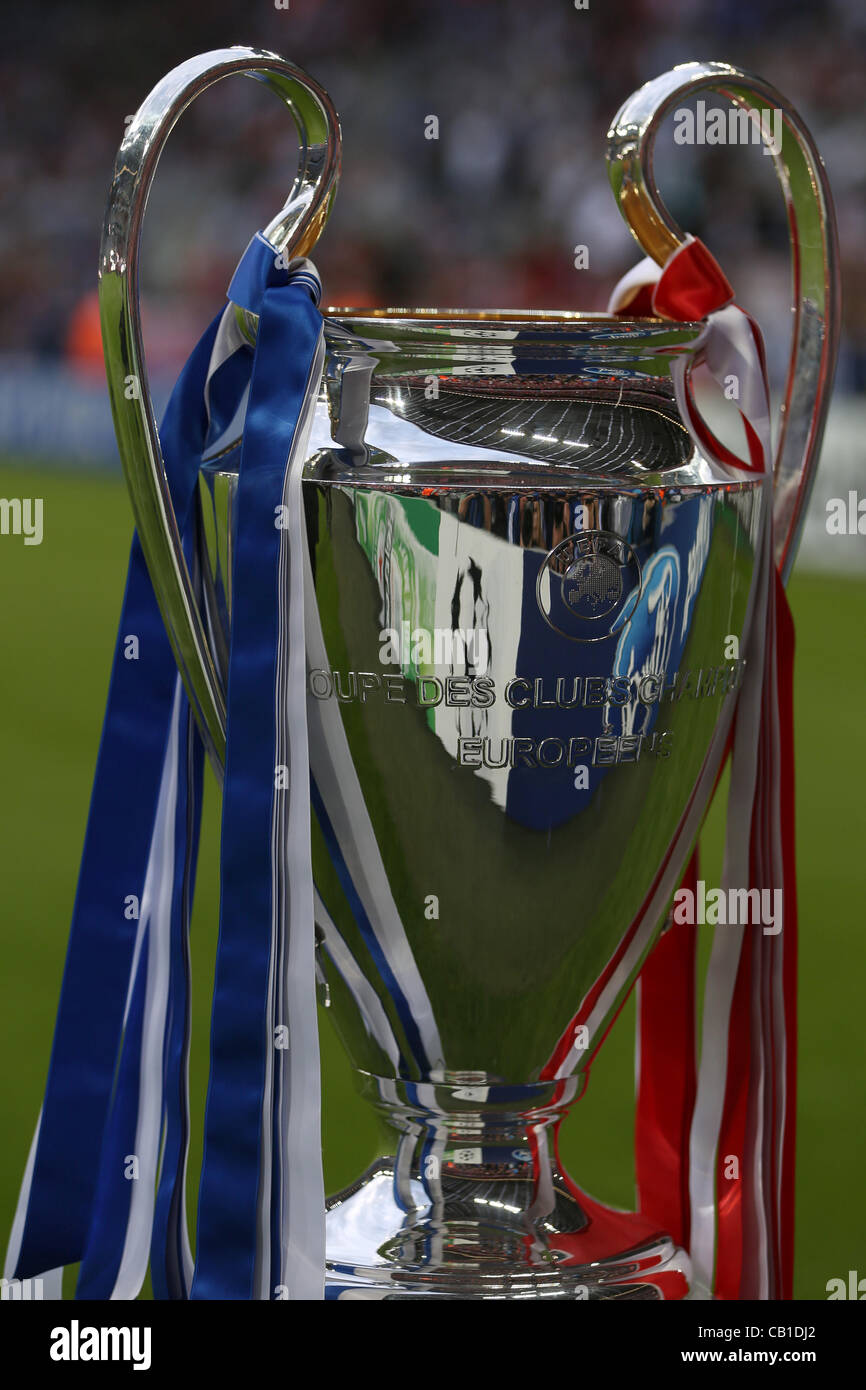 Uefa champions league trophy hi-res stock photography and images - Alamy