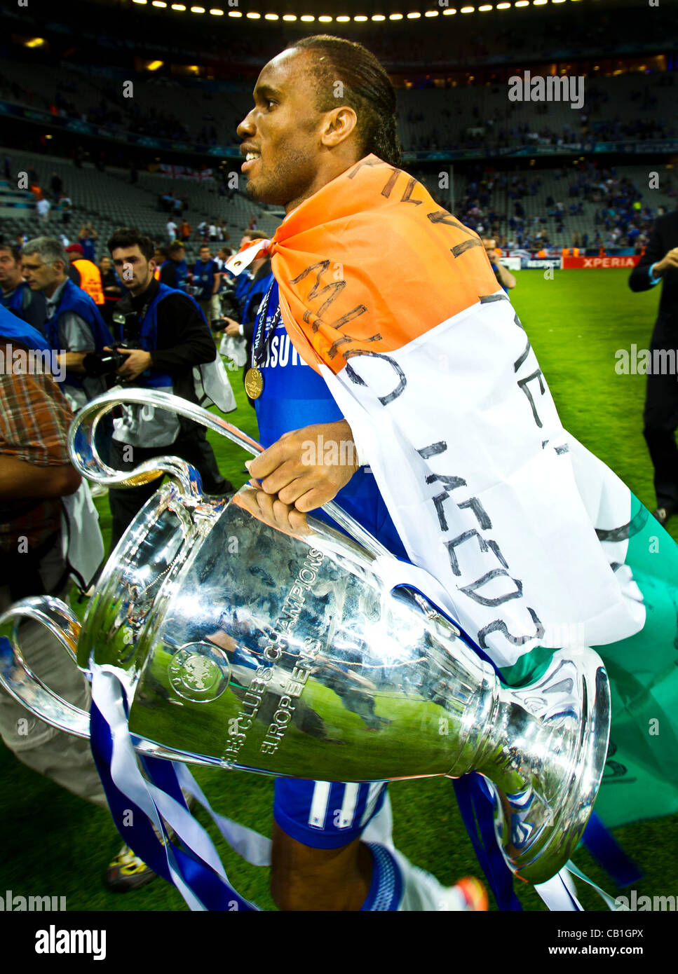 Didier DROGBA, Chelsea11 Jubel, Champions League Pokal, Trophaee ...