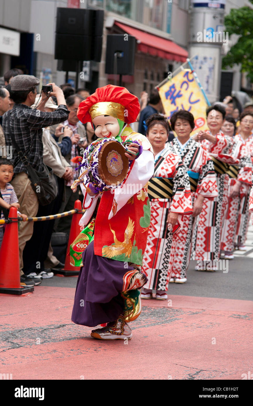 Tokyo, Japan. 20/05/2012. Dancers perform Japanese traditional dance ...