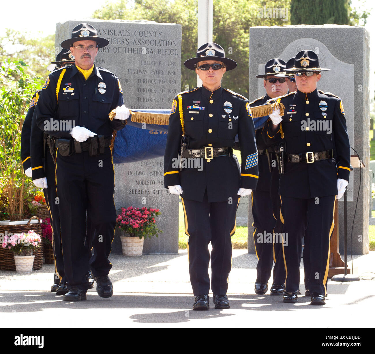 Honor guard members from police hi-res stock photography and images - Alamy