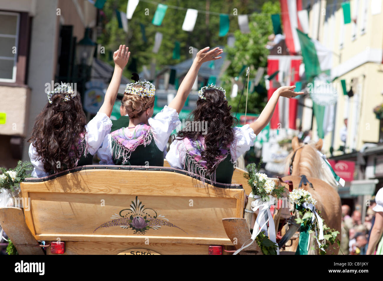 The Narcissus Queen (Anna- Lena Stocker (middle)) and the princesses ...