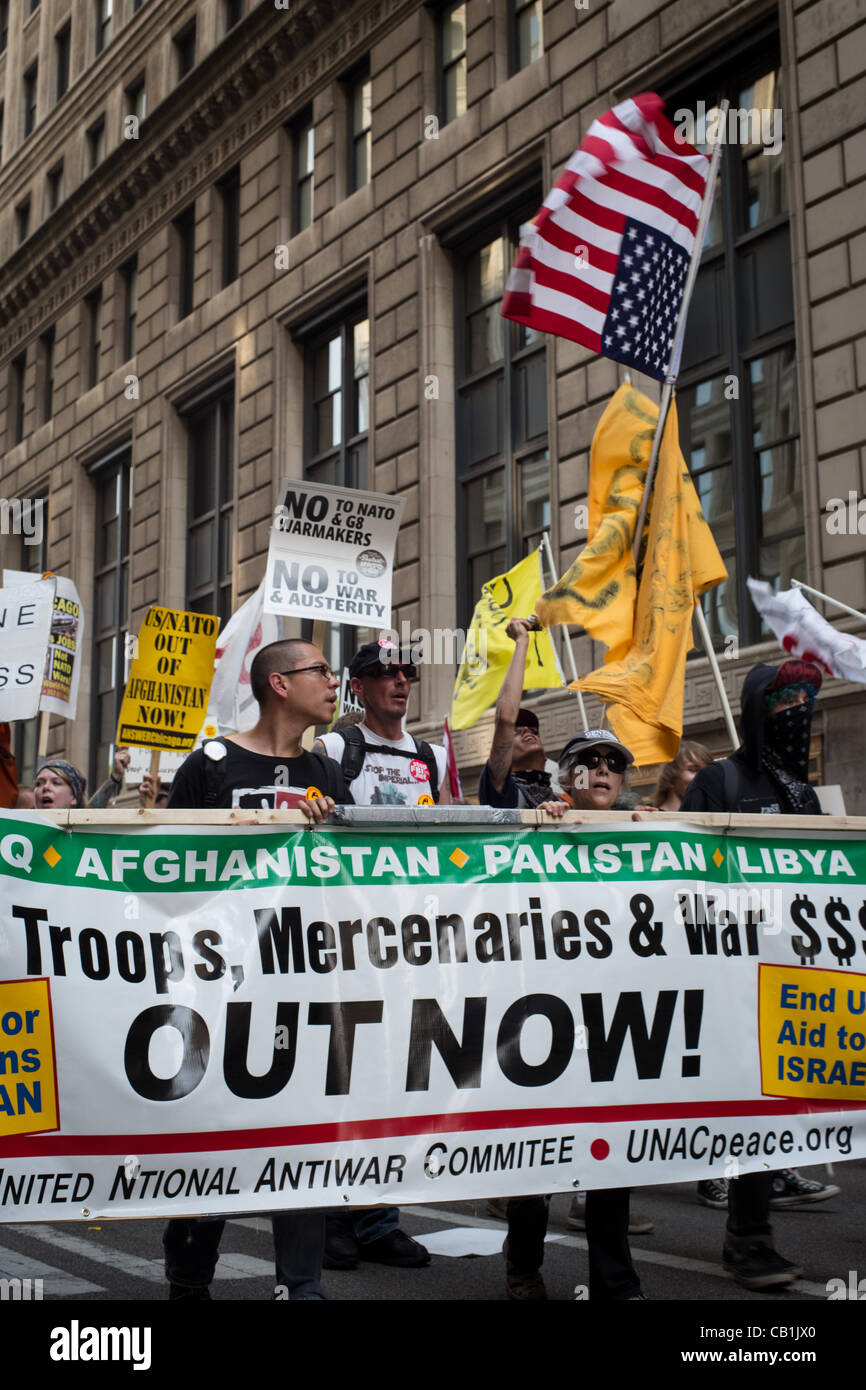 Chicago, USA. 20 May, 2012. Demonstrators line the streets of Chicago ...