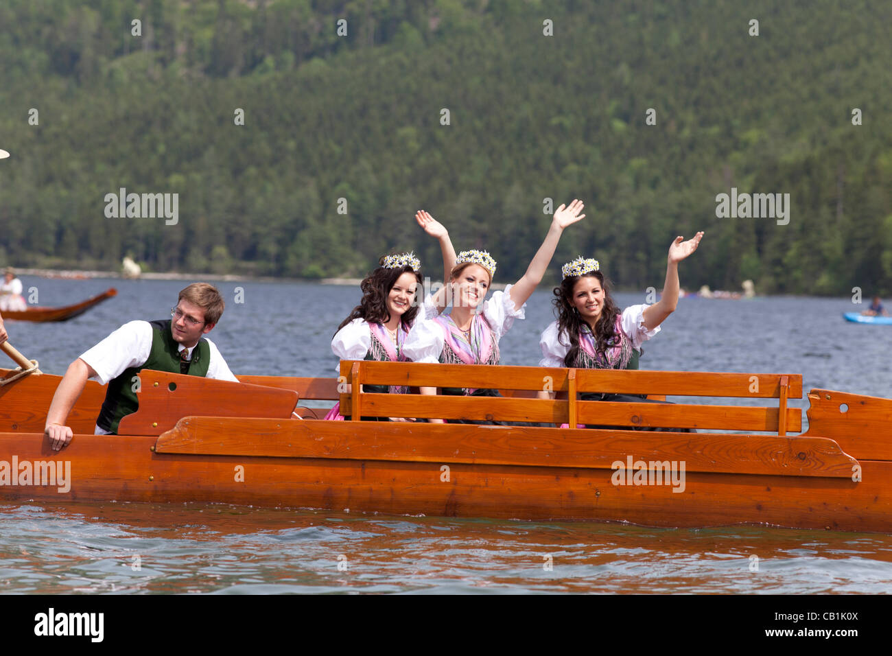 The Narcissus Queen (Anna- Lena Stocker (middle)) and the princesses ...
