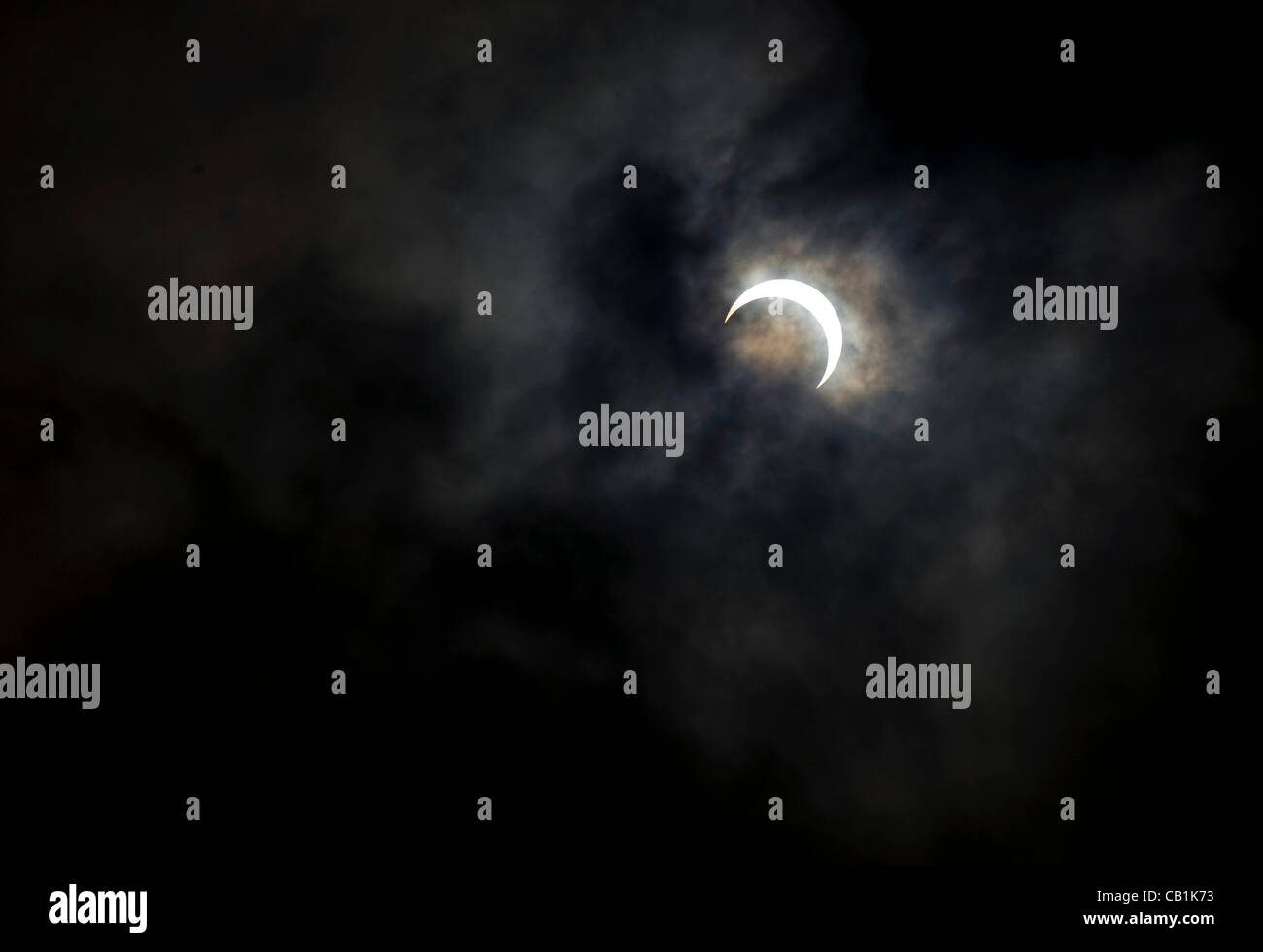 Photo shows the eclipse that crossed the skies of Tokyo and across Asia ...
