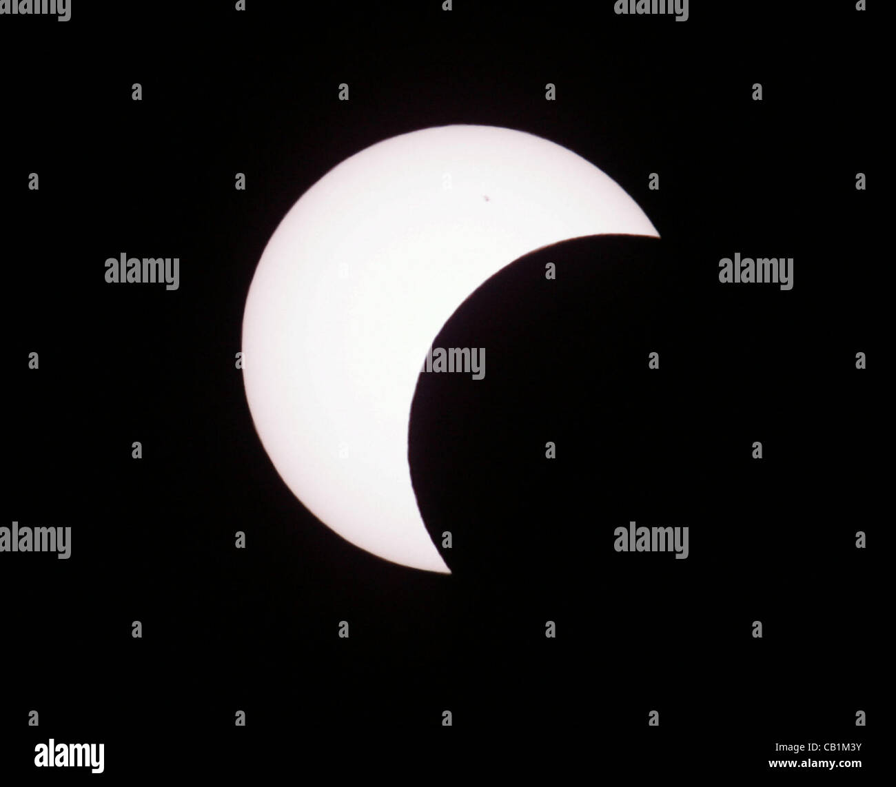 May 20, 2012 - Los Angeles, California, U.S. - An annular solar eclipse ...