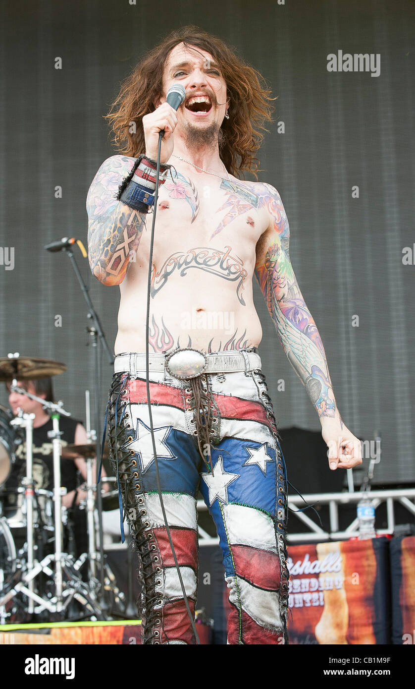 May 20, 2012 - Columbus, Ohio; USA - Singer / Guitarist JUSTIN HAWKINS ...