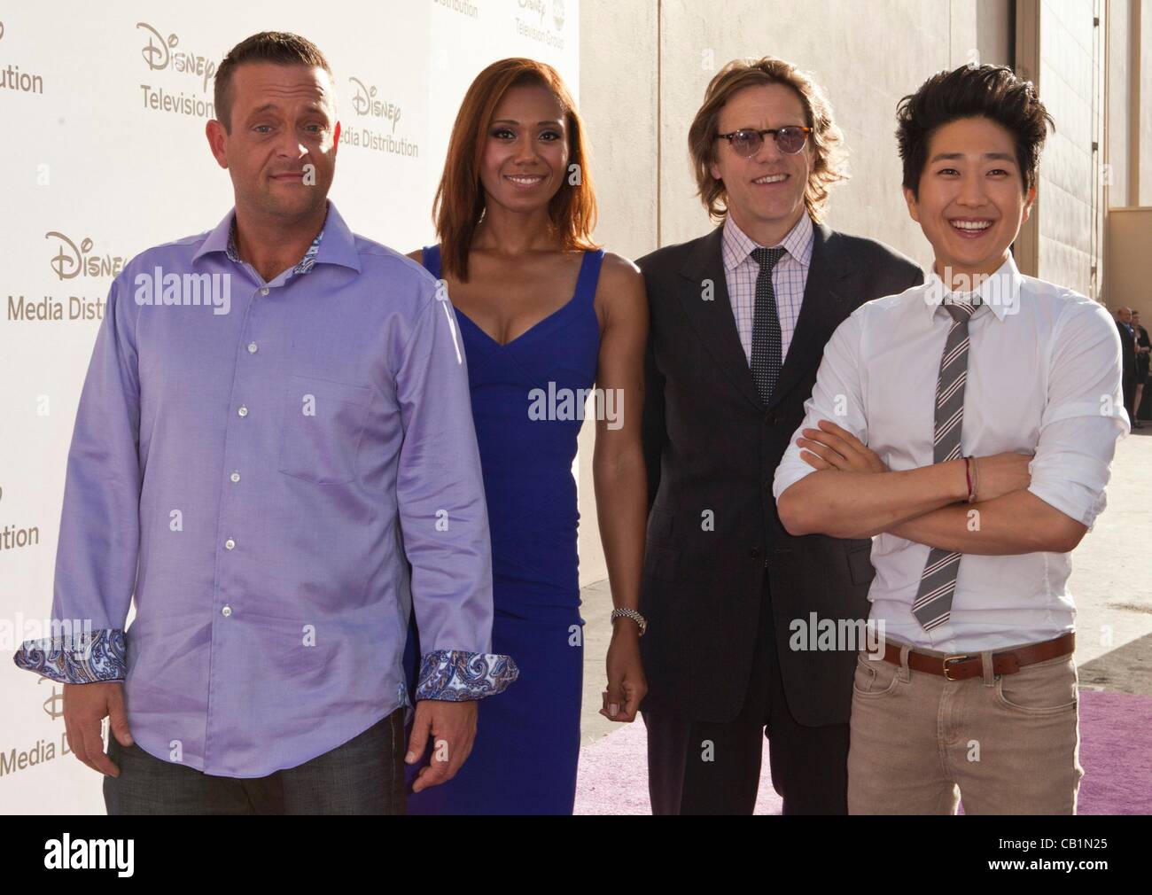 Cast of The Neighbors at arrivals for Disney Media Networks ...