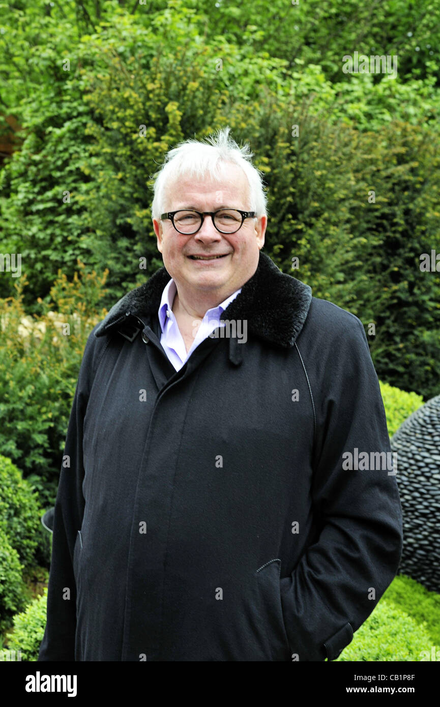 London christopher biggins london hi-res stock photography and images ...