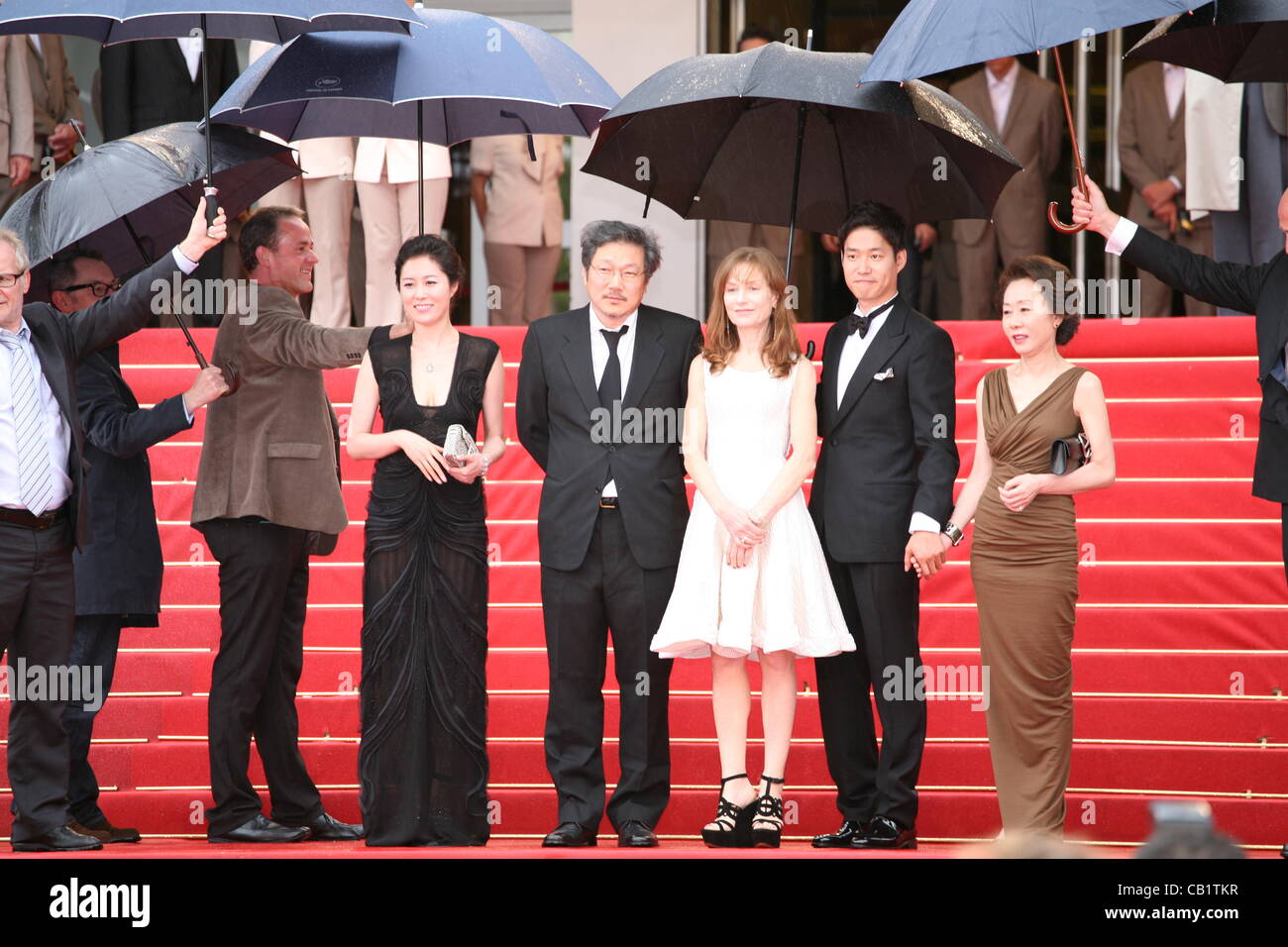 Moon Sori, Hong Sangsoo, Isabelle Huppert, Yu Junsang, Youn Yuh-jung ...