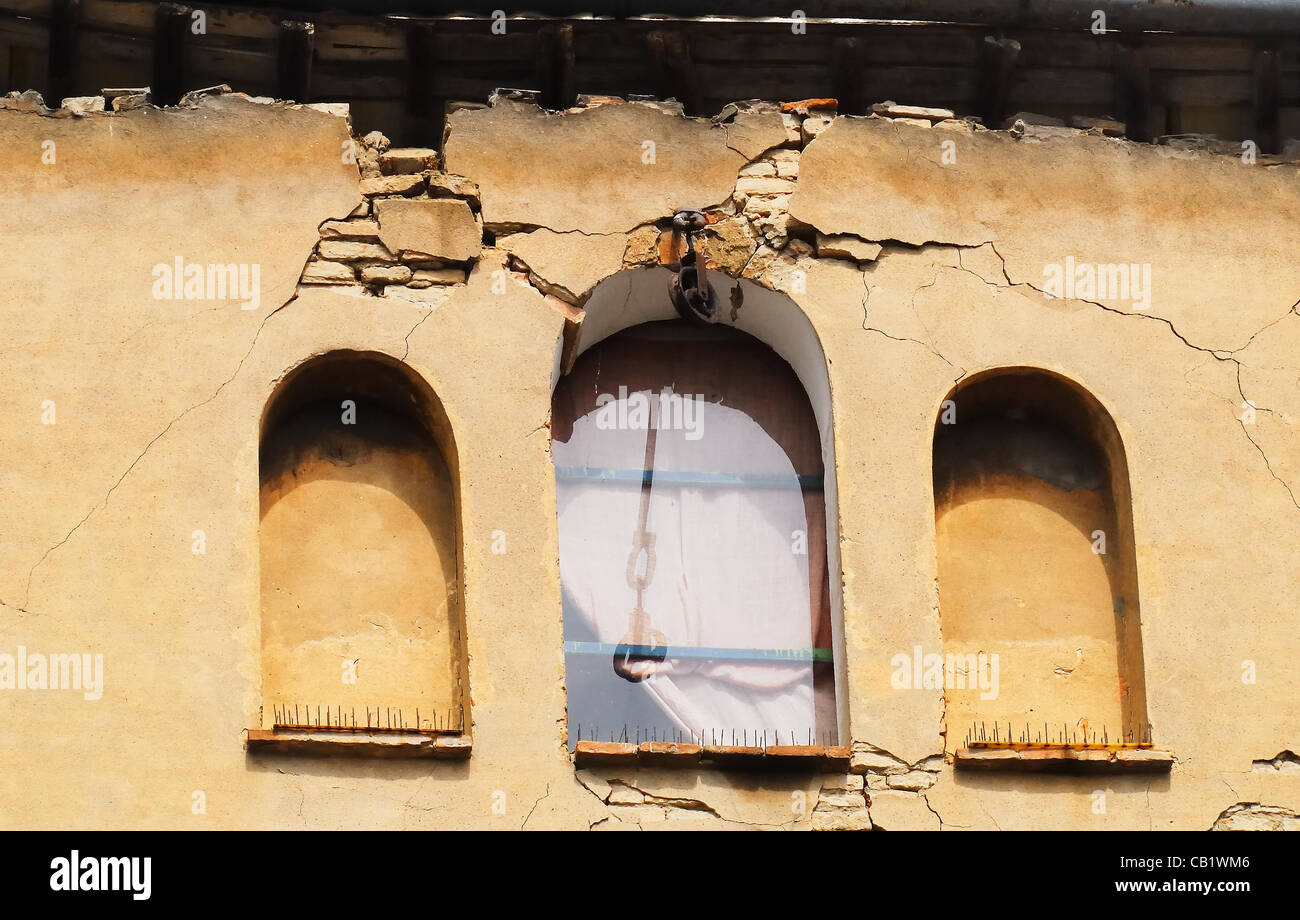 21 May, 2012 : Violent earthquake in Northern Italy. The first violent ...