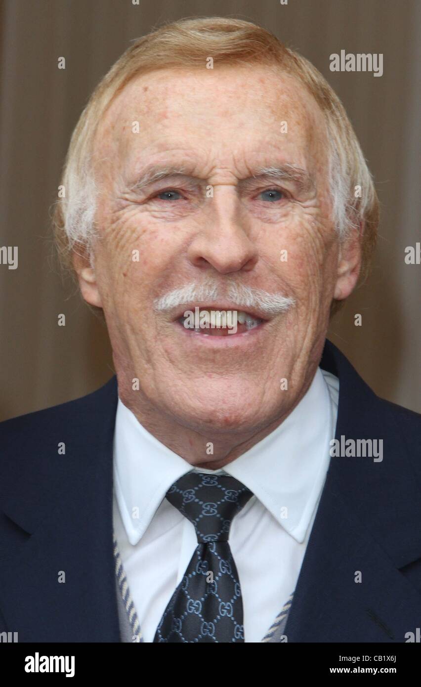 London - Bruce Forsyth at the RHS Chelsea Flower Show Press and VIP Day ...