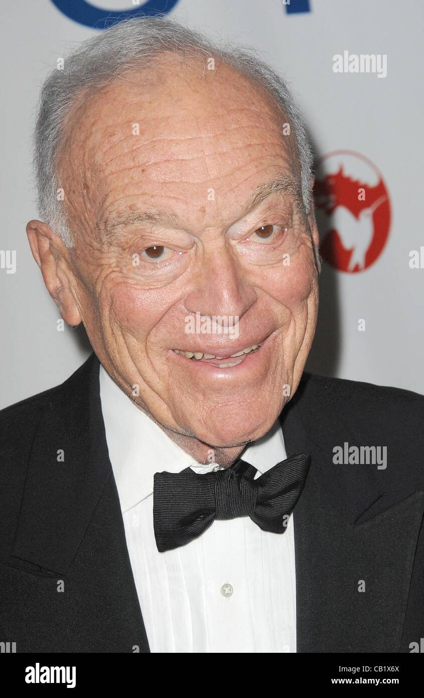 Leonard Lauder at arrivals for International FiFi Awards, Alice Tully ...