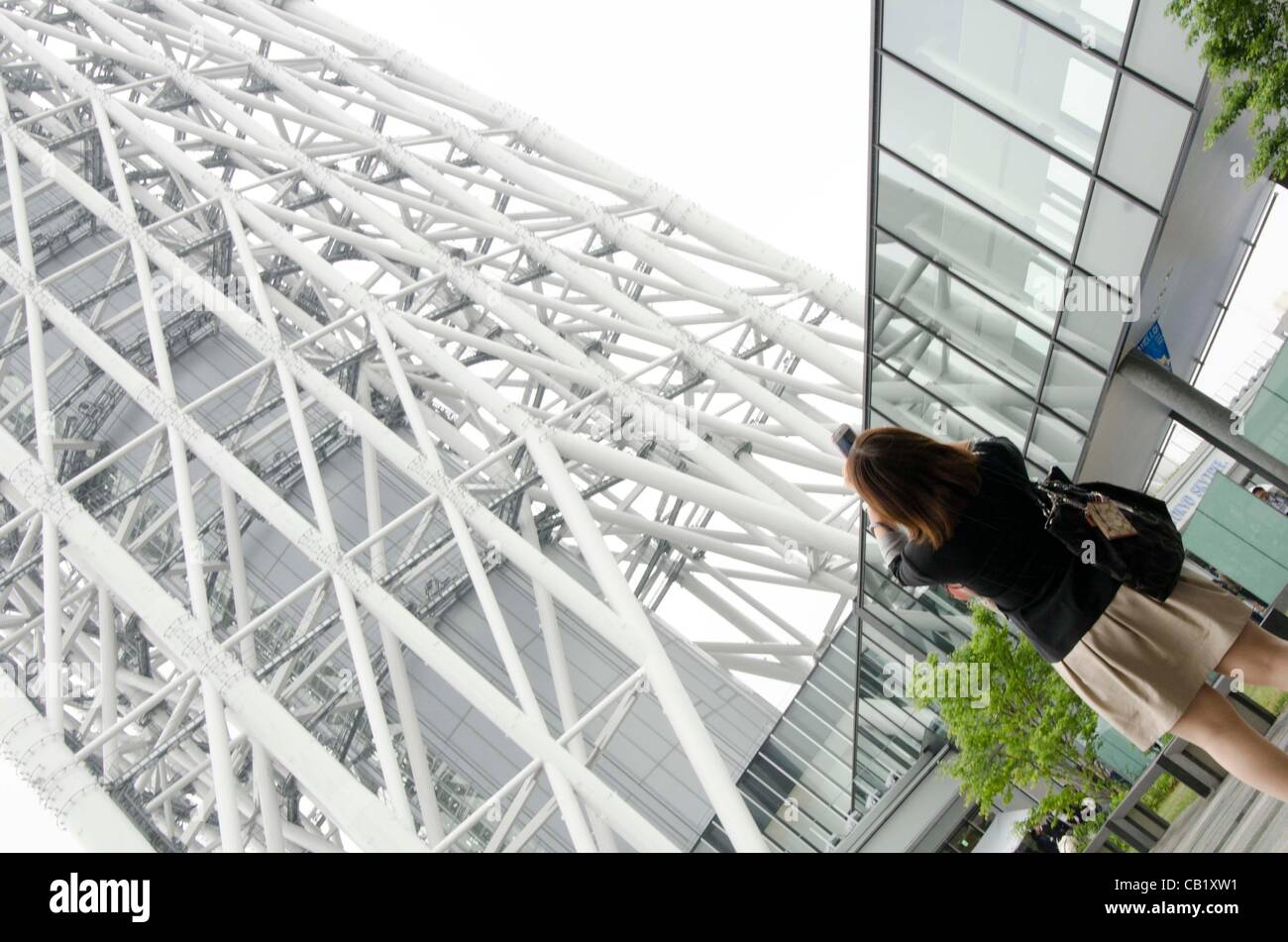 World's tallest woman hi-res stock photography and images - Alamy