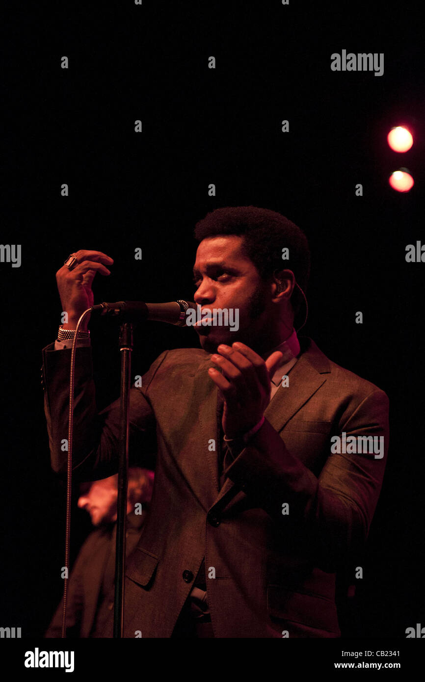 May 16, 2012 - Ty Taylor, vocalist of the soulful rock group Vintage ...