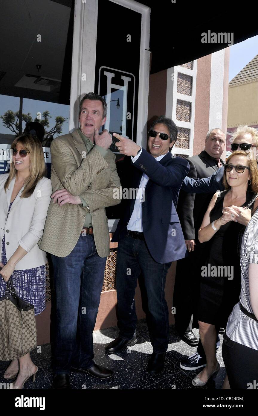 Neil Flynn, Ray Romano at the induction ceremony for Star on the ...
