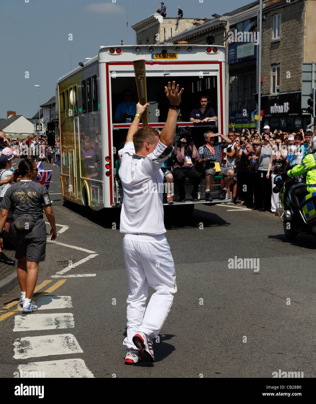 Olympic torch bearer uk hi-res stock photography and images - Alamy