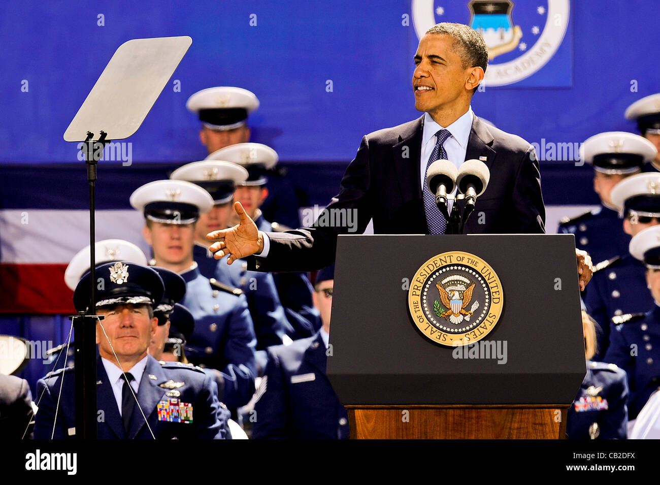 Commencement speech hi-res stock photography and images - Alamy