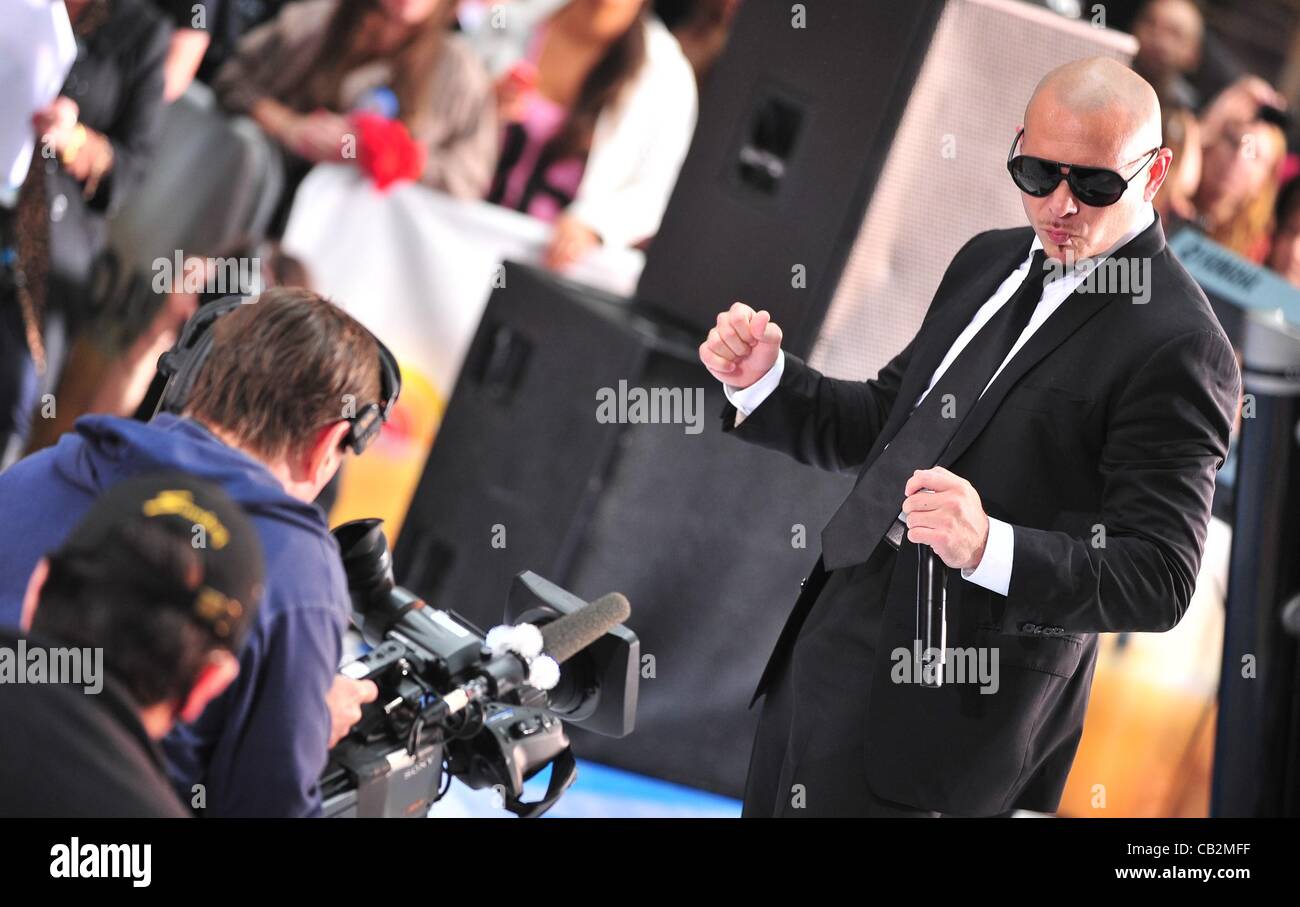 Pitbull on stage for NBC Today Show Summer Concert Series with Pitbull ...