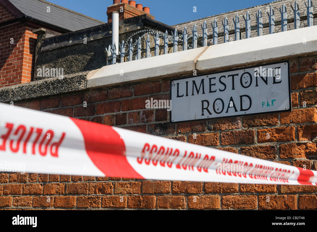 Belfast 26/05/2012 - Army ATO are called to the Limestone Road, where a ...