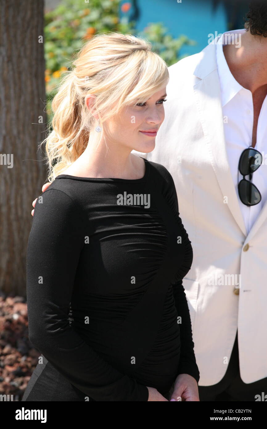 actress Reese Witherspoon at the Mud photocall at the 65th Cannes Film ...