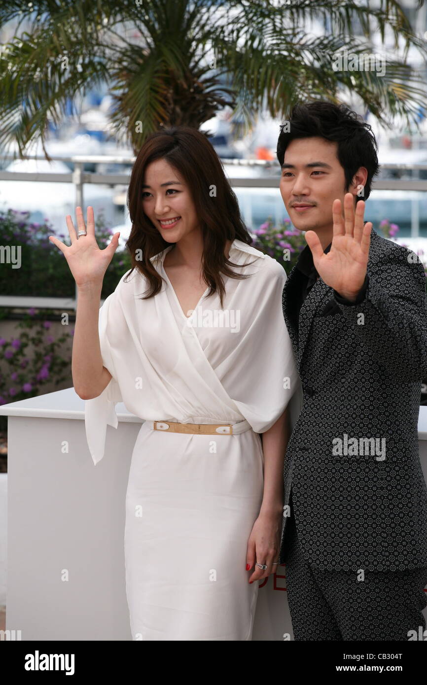 Kim Hyo Jin Kim Kang Woo At The Taste Of Money Photocall At The 65th Cannes Film Festival